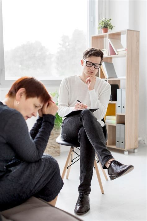 심리상담 이미지 Freepik에서 무료 다운로드