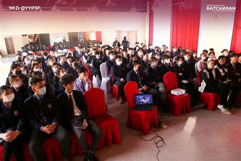 Харах өнцгөө өөрчилье сургалтыг дүүргийн Ерөнхий боловсролын сургуулиудын ахлах ангийн 5000