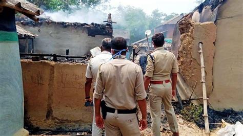 West Bengal India Parties Claim 17 Dead In Poll Clashes Bbc News