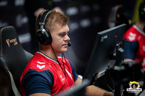 Dev1ce Blamef Save Astralis Csgo From Elimination In Paris Major Rmr