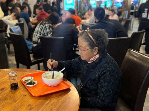 太原头脑非遗风味里品孝道 新华社 马晓洁 王和