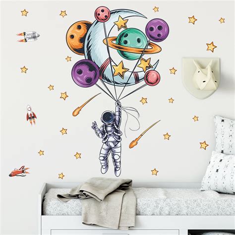 【wuxiang】สติกเกอร์ติดผนัง ลายการ์ตูนนักบินอวกาศ ดาวเคราะห์ จักรวาล