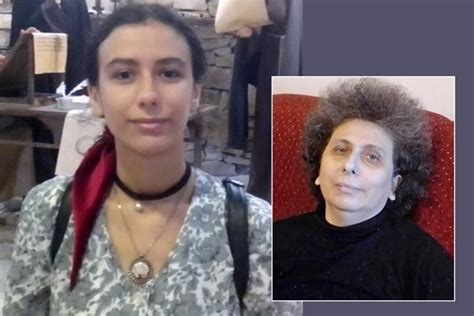 Момиче се грижи само за болната си майка