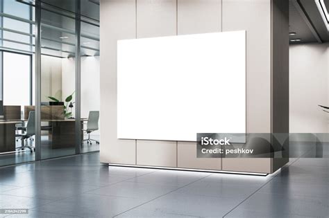흰색 빈 광고판 모형 베이지색 벽 타일 바닥 광고 개념이 있는 현대적인 사무실 로비 3d 렌더링 0명에 대한 스톡 사진 및 기타 이미지 Istock