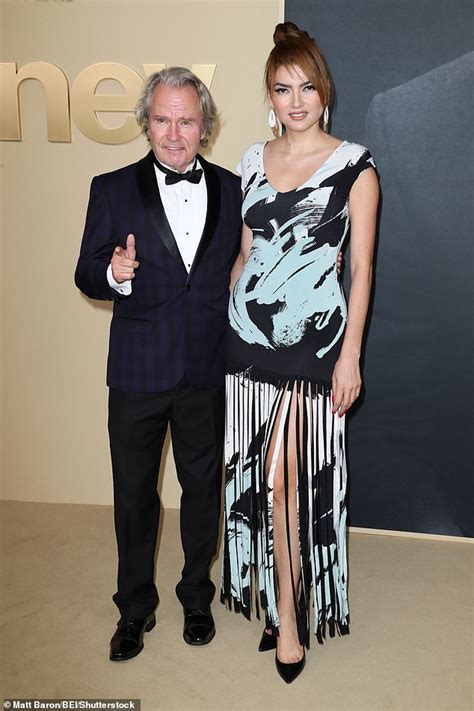 Cary Grants Widow Dyan Cannon Still Looks Youthful As She Stops By The Sidney Premiere