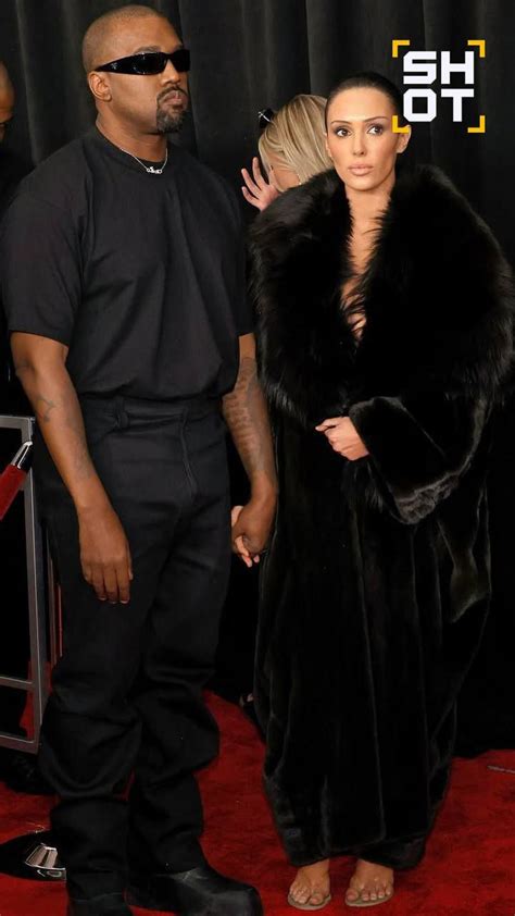 Бьянка Цензори на Грэмми 2025 в НЮ платье на голое тело фото и видео сразу слили в сеть