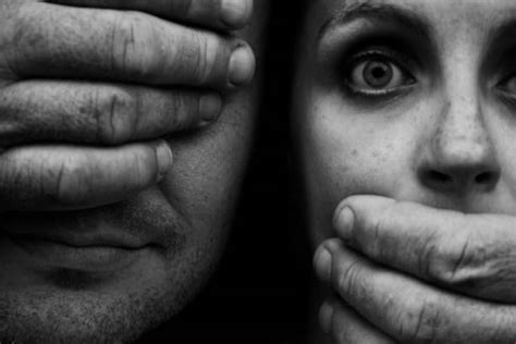 77100 Mujer Violencia Fotografías De Stock Fotos E Imágenes Libres