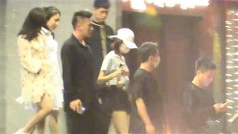 “夜店男神”恋情曝光？郑恺带神秘美女回家，彻夜未出？高清1080p在线观看平台腾讯视频