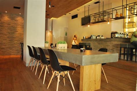 Stylish Monjo Store Construction In Galatsi