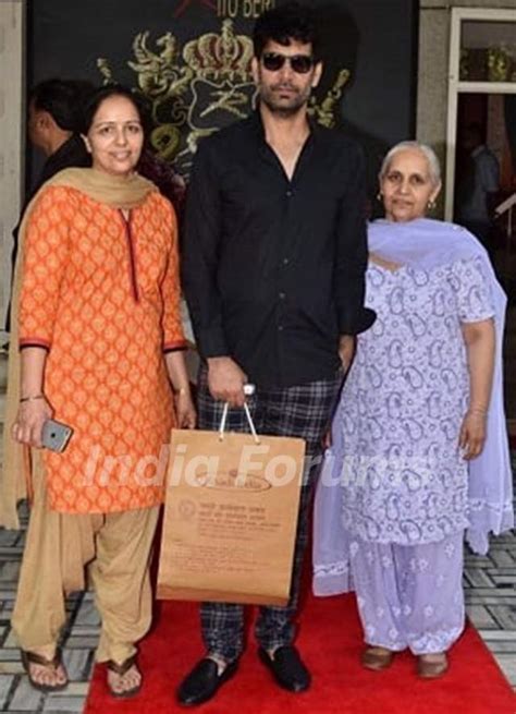 Jasbir Jassi Sisters Photo 543046