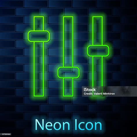 벽돌 벽 배경에 고립 된 빛나는 네온 라인 음악 이퀄라이저 아이콘 음파 오디오 디지털 이퀄라이저 기술 콘솔 패널 펄스 뮤지컬 벡터 개념에 대한 스톡 벡터 아트 및 기타