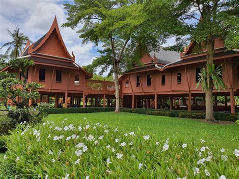 อุทยานพระบรมราชานุสรณ์ สมเด็จพระพุทธเลิศหล้านภาลัย รีวิวสถานที่ท่องเที่ยว