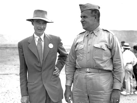 El Enigma Oppenheimer La Demencia Precoz El Suicidio De Su Amante Y La Culpa Por Haber Creado
