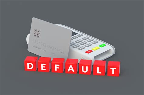 현금 인출기 및 신용 카드 근처의 큐브에서 Word가 기본값으로 사용됩니다 금융 위기 채무 불이행 은행 부문의 파산 경제적 문제