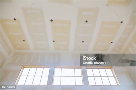 아파트 리노베이션 하우스 리모델링 새 집 빈 아파트 룸에 방 벽에 퍼티 마무리 석고보드에 대한 스톡 사진 및 기타 이미지 석고보드 벽 집 Istock