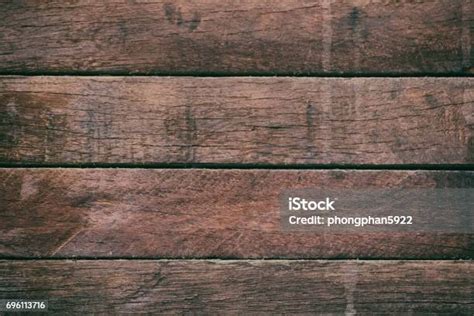 빈티지 표면 나무 테이블과 소박한 곡물 질감 배경 오래 된 나무 테이블 판자 텍스처의 어두운 소박한 벽의 닫습니다 소박한 갈색 나무 테이블 디자인에 대 한 질감 배경 템플릿