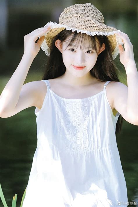 喜欢拍照也喜欢你 吊带裙与西瓜的夏日回忆 出镜：snh48 李慧 摄影：有鹿酱 上海摄影师 花瓣网