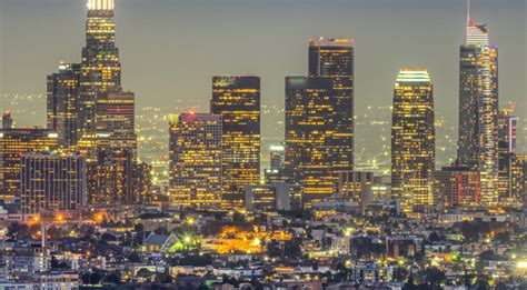 Бъдещето на имотите Инвеститорите се насочват към центрове за данни и