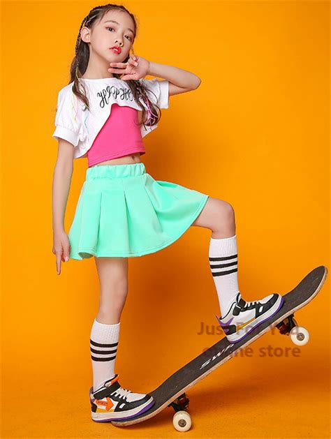 【楽天市場】桃色 青色 水色 キッズダンス衣装 チア チアガール へそ出し Tシャツ スカート タンクトップ キッズダンス衣装 セットアップ