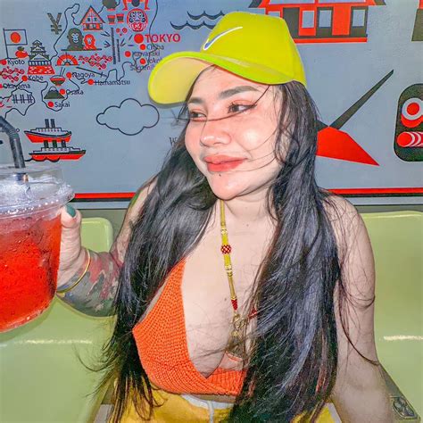 จ้างรีดเสื้อไปโรงเรียนเอาเท่าไหร่ลูก😂😂 By กิ๊ฟซี่ สาวเมืองเพชร Facebook