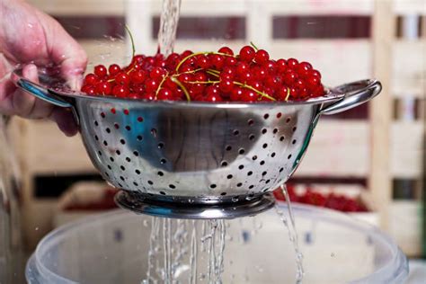 Dont Have Eclipse Glasses Grab A Kitchen Colander The Kitchn