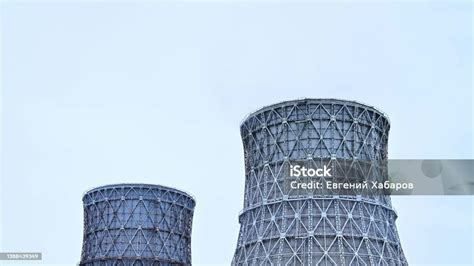 거대한 파이프 연기 증기 발전소와 가스 결합 열 및 발전소 0명에 대한 스톡 사진 및 기타 이미지 0명 겨울 공장 산업 건물 Istock