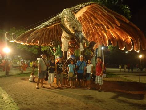 We Put Pictures Into Reality Enjoying Davao City Nightlife Peoples Park