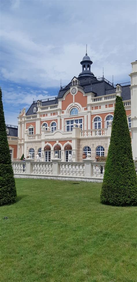 Замок во французском стиле Телеканал «Моя Планета