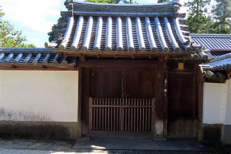 山門前卍東大寺 塔頭 観音院奈良県奈良市 八百万の神