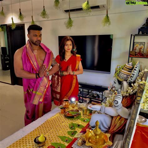 Divya Agarwal Wiki Biography Age Gallery Spouse And More