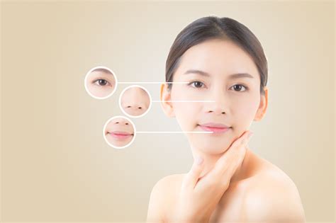 메이크업 눈 입 노란색 바탕에 동그라미 광고를 통해 코와 아름 다운 아시아 젊은 여자 얼굴 아름 다운 소녀 개념에 대한 스톡 사진 및 기타 이미지 Istock