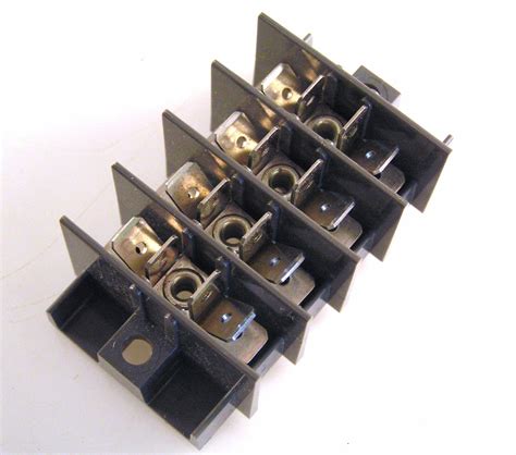 Weco Terminal Block 4 Barriered Poles Each With 6 Faston Tabs 25A 400V OM0443 Rich Electronics
