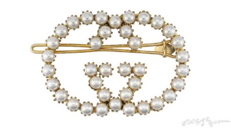 클래식 액세서리의 대명사 진주의 일탈｜여성동아