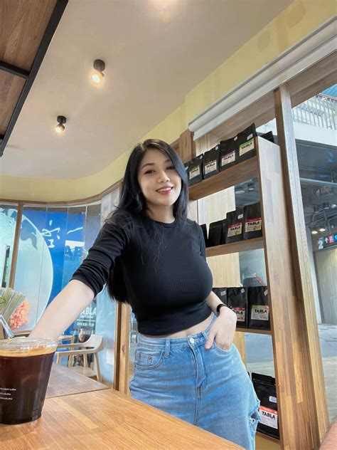 สาวนาพเนจร ถึงอยู่ไกลแค่ไหน ใจก็ยังหันกลับบ้านทุกวัน 🏡 เพลง สาวนาพเนจร ศิลปิน กวาง จิร