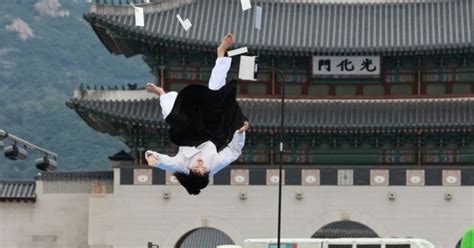 이게 무슨 날벼락태권도 공연 보다 코뼈 골절 된 여성