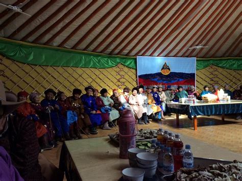 Өмнөговь аймагдах Сэврэй сумын нутгийн иргэдийн золголт боллоо