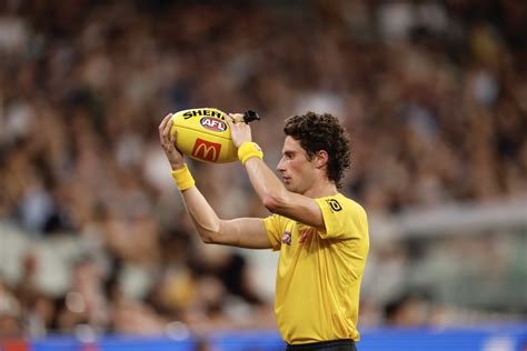 Four Afl Boundary Umpires Make Their Debut Aflua