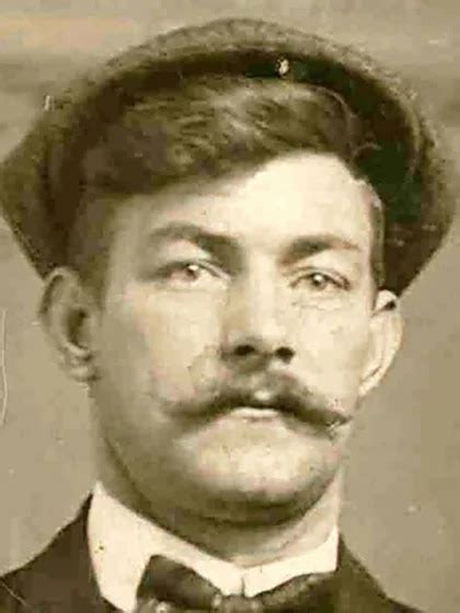 La Increíble Vida Del Estafador Que Vendió 4500 Veces El Puente De