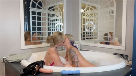 Nc Hot Wife Hot Tub Girl On Girl Manyvids