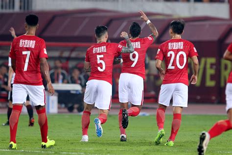 直击 摧枯拉朽！于汉超郑龙破门 恒大暂4 0人和u23