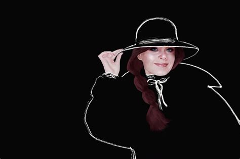 긴 브레이드가 있는 챙이 넓은 모자를 쓴 여성의 뷰티 일러스트 45 49세에 대한 스톡 벡터 아트 및 기타 이미지 45 49