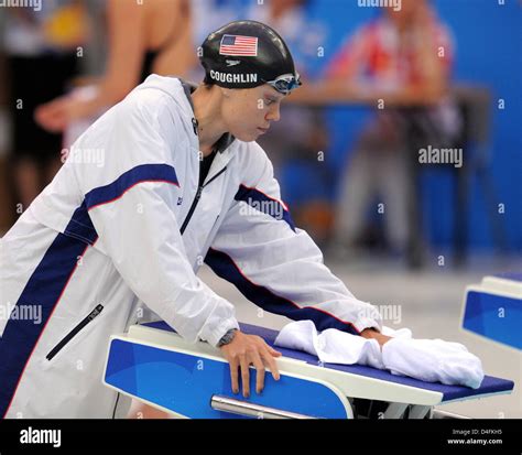 Us Swimmer Natalie Coughlin Prepares For The Start In The Womens 200m
