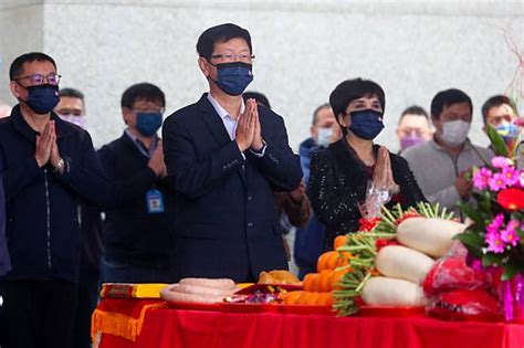 鴻海開工團拜（1）圖 中央通訊社 Line Today