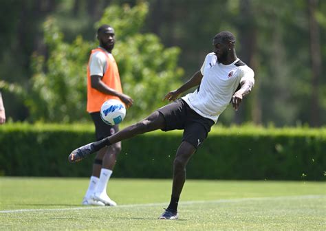 Report Club To Speak To Chelsea Over Midfielders Loan Termination