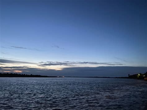 Ребят уже 2 июня на дворе Наступило лето Совы орут А я так заебался закрывать сессию 2025