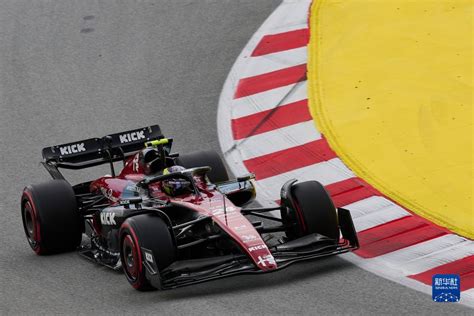 F1西班牙大奖赛正赛维斯塔潘夺冠 周冠宇获第九名 新华网