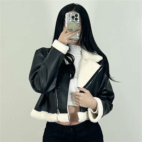 원트 무료배송 11할인 가격실화 2col 하이넥 카라 사선 지퍼 크롭 Crop 페이크 퍼 레더 무스탕 자켓 페미닌 유니크 트렌디 시크 존예 가성비갑 2colors