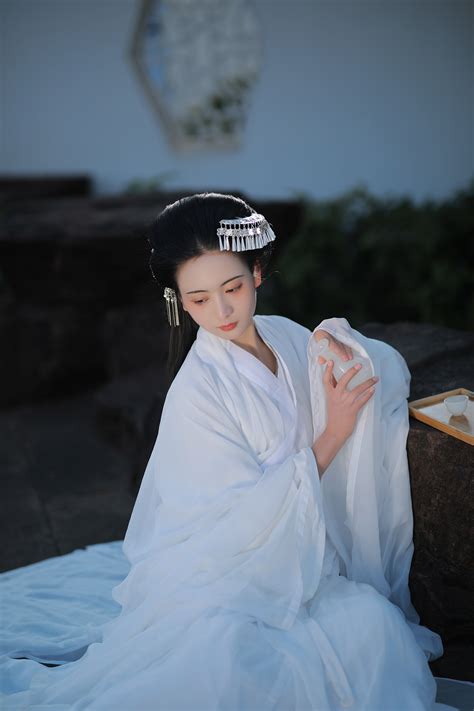 예술그림언어 20230217 산 위의 눈은 구름 사이 유진달처럼 밝다 V2ph