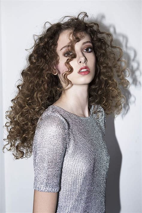 Rco Twister Curl Primer Lightweight Styling Primer For Moisturized