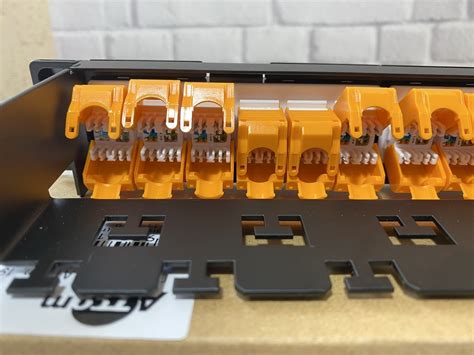 Патч панель Atcom 19 24хrj 45 Utp 1u Cat 6 в зборі з Keystone та організатором Atcom Ua